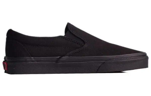 VANS Classic Slip-on Sneakers - Black