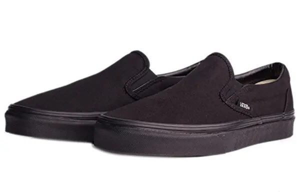 VANS Classic Slip-on Sneakers - Black