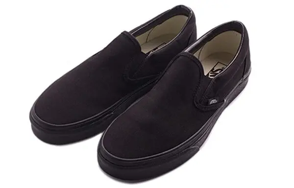 VANS Classic Slip-on Sneakers - Black