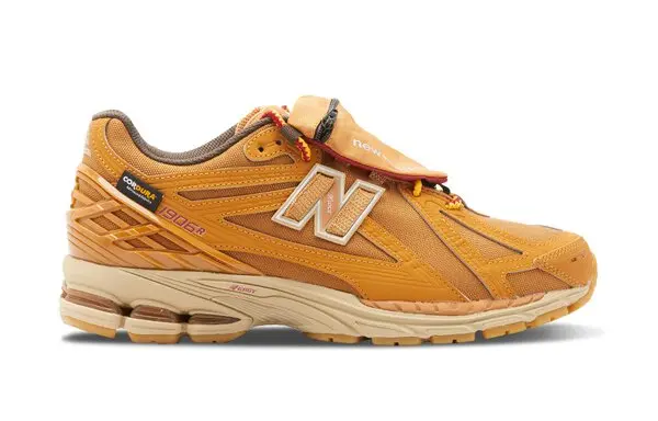 NEW BALANCE 1906r Cordura Pouch Sneakers