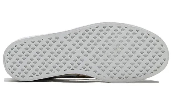 PUMA Court Point Vulc V2 Low Top Sneakers - White/gold