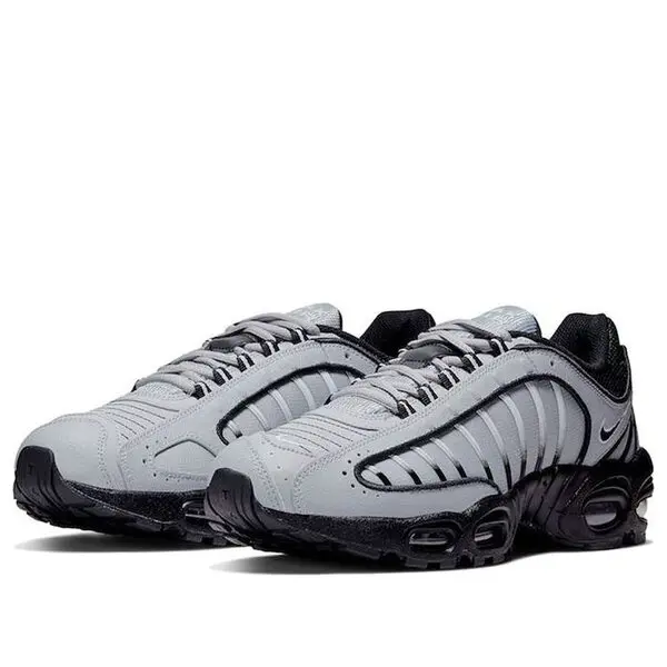 Nike Max Tailwind 4 Sneakers - Black/grey