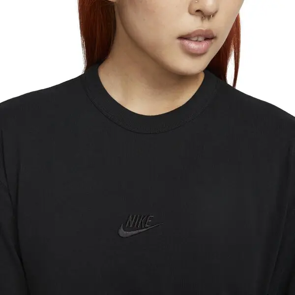 Nike Premium Essentials Embroidered T-shirt - Default Color