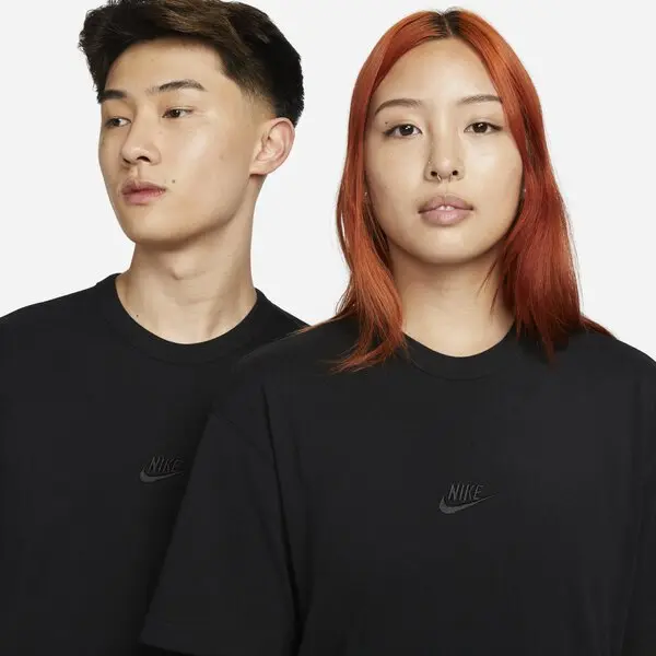 Nike Premium Essentials Embroidered T-shirt - Default Color