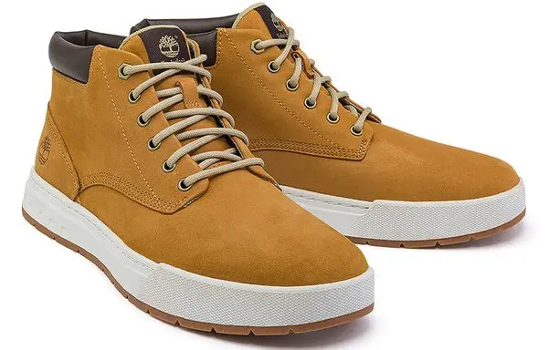 Timberland Maple Grove Wide Fit Leather Chukka Boots