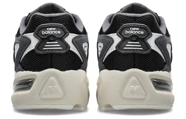 NEW BALANCE 725 Athletic Sneakers - Black/white/silver