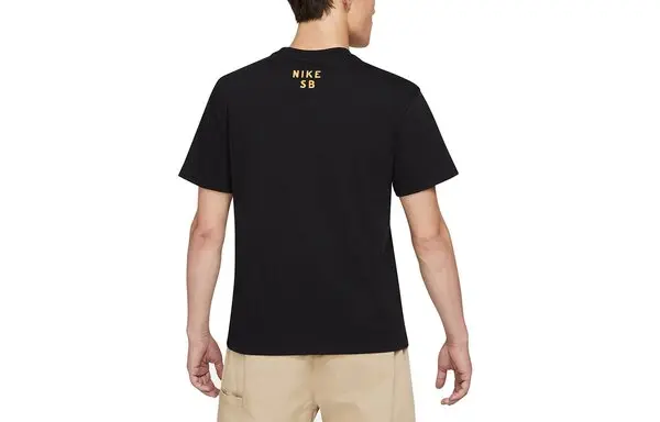 Nike Short Sleeve Graphic T-shirt