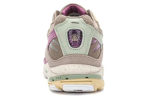 Mizuno Footpatrol X Wave Rider 'grey Rust