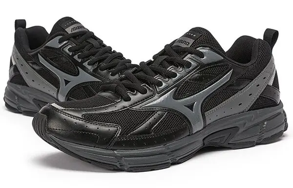 Mizuno Speed Low Top Athletic Sneakers