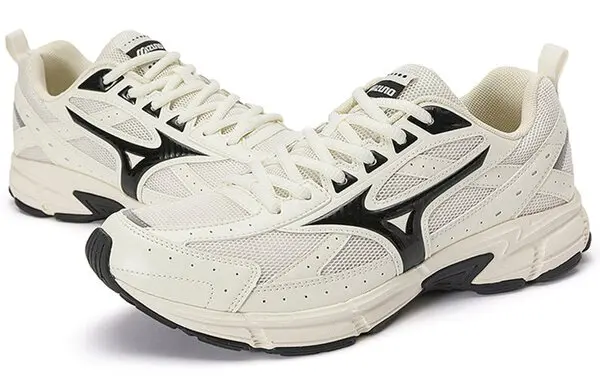 Mizuno Speed Lace-up Sneakers - 黑色