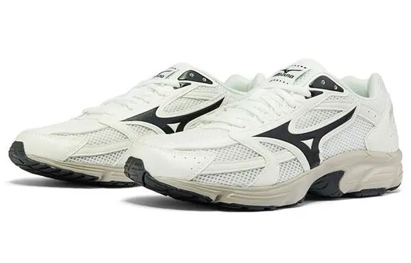 Mizuno Spark Cn Low Top Sneakers - White/black