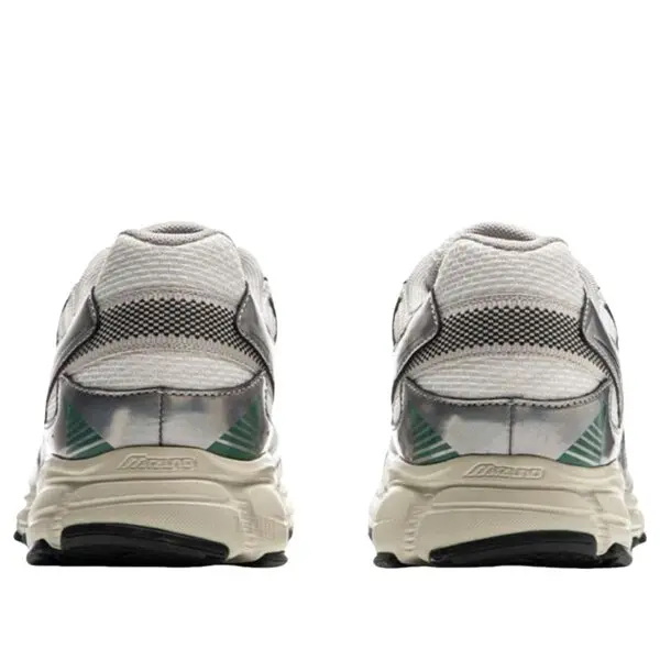 Mizuno Speed 2k Sneakers - White/silver