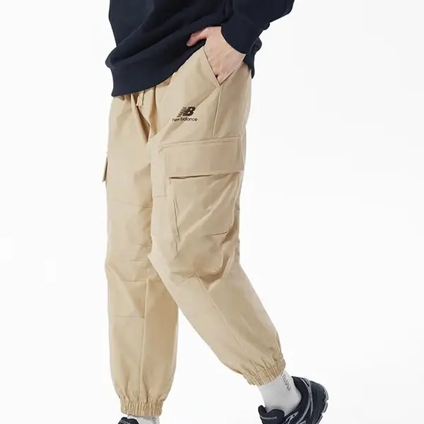 NEW BALANCE Cargo Pants - Beige/black