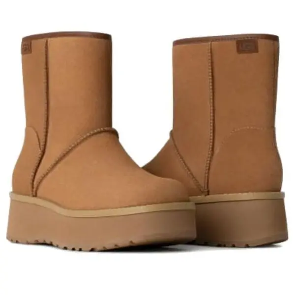 UGG Boots - Chestnut