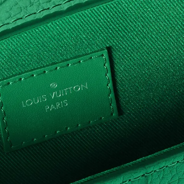 LOUIS VUITTON Steamer Wearable Wallet Monogram Taurillon Leather - Vert