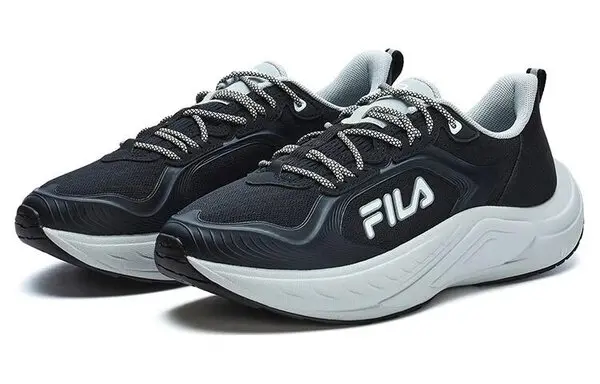 FILA Wolf Low Top Sneakers