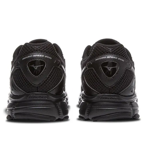 Mizuno Speed 2010 Athletic Sneakers - Black