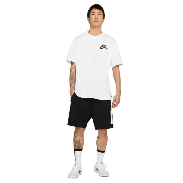 Nike Logo T-shirt Asia Sizing - White