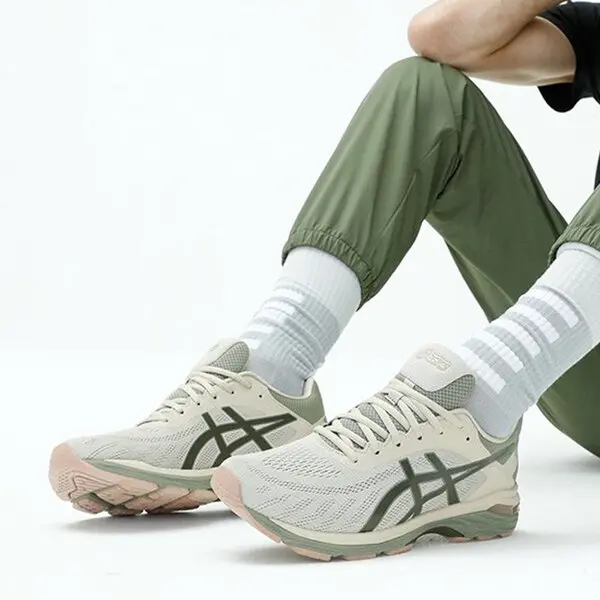 Asics Gel-pursue 5 Low Top Sneakers - Light Brown