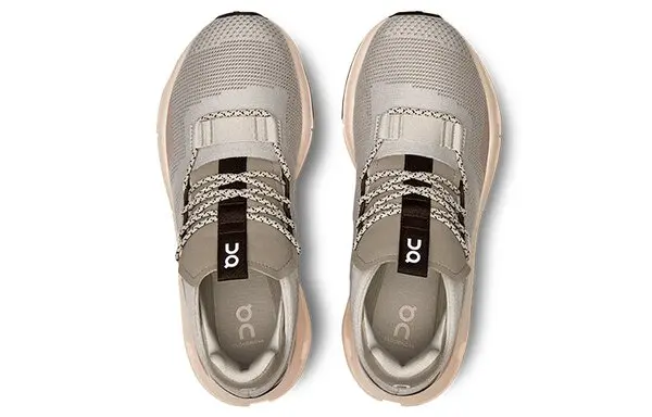 On Cloudnova Sneakers - Pearl/shell