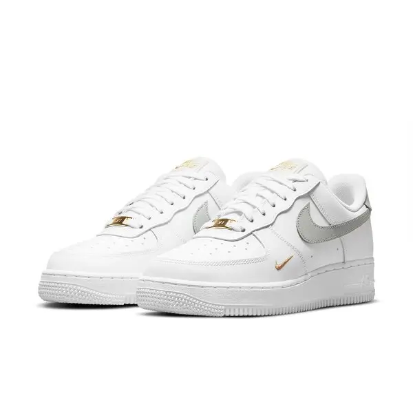 Nike Force 1 Low Top Sneakers