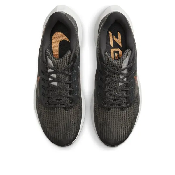 Nike Zoom Winflo Athletic Sneakers - Black/orange