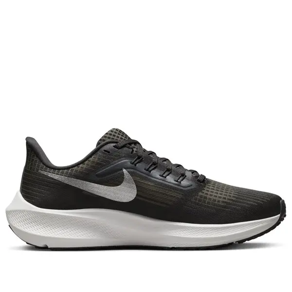 Nike Zoom Winflo Athletic Sneakers - Black/orange
