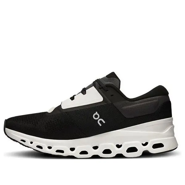 On Cloudstratus 3 Athletic Sneakers - Black/white