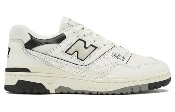 NEW BALANCE 550 Sneakers - Cream/black