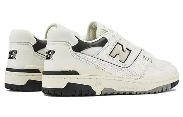 NEW BALANCE 550 Sneakers - Cream/black
