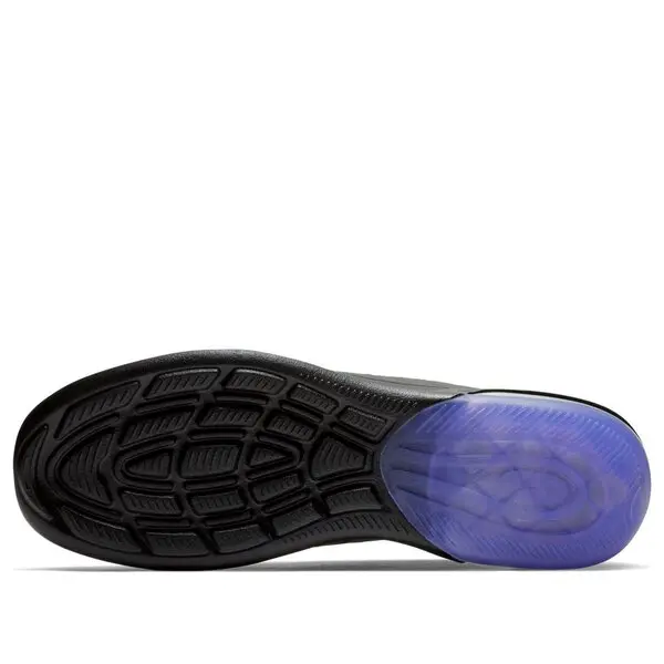 Nike Max Axis Prem Sneakers
