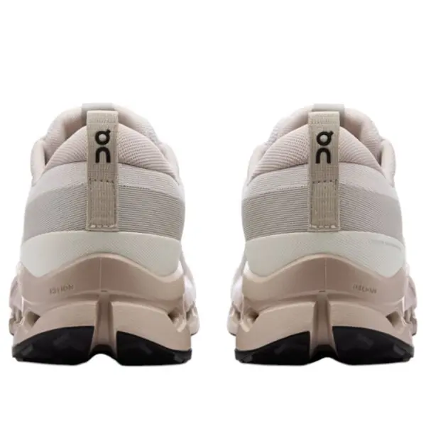 On Cloudsurfer Trail 2 Sneakers - Frost/truffle