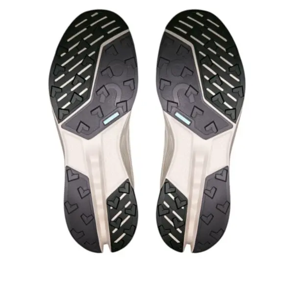 On Cloudsurfer Trail 2 Sneakers - Frost/truffle