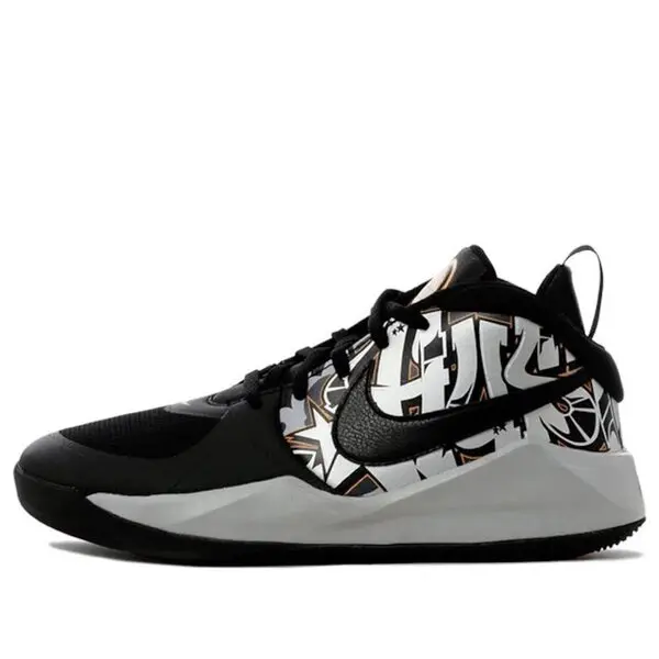 Nike Team Hustle D9 "graffiti" Low Top Sneakers