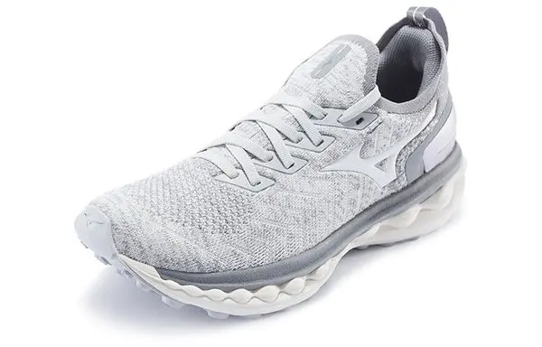 Mizuno Sky Neo Athletic Sneakers