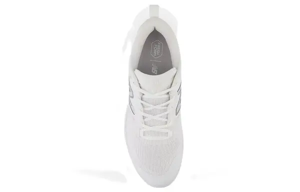 NEW BALANCE Fresh Foam 3000v6 Molded Athletic Cleats