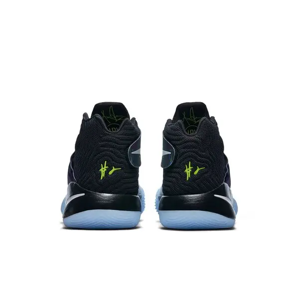 Nike Kyrie 2 "parade" Athletic Sneakers - White