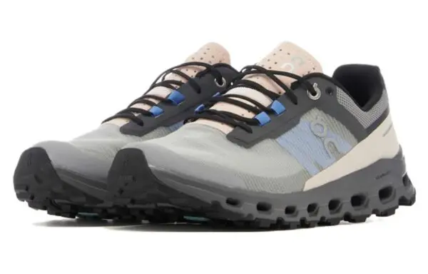On Cloudvista "alloy Black