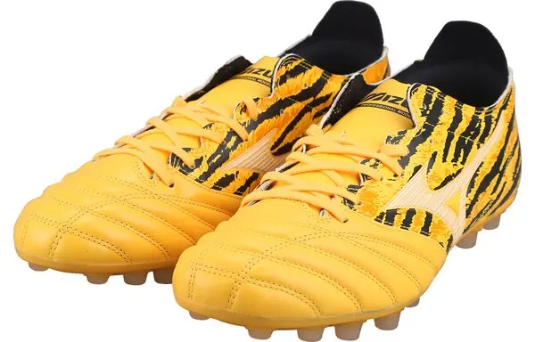 Mizuno Morelia Neo Iii Pro Ag Athletic Shoes - Yellow/black