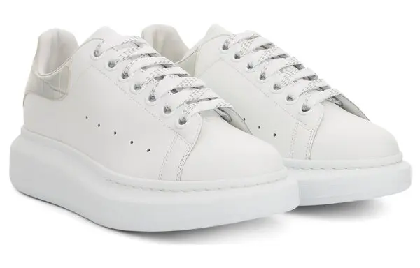 Alexander McQueen Oversized Low-top Sneakers - White/beige