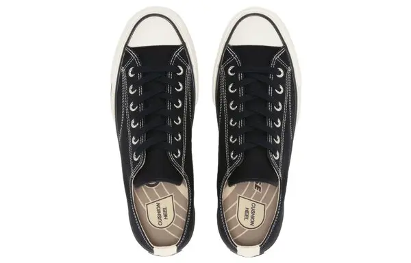 CONVERSE Chuck Taylor Canvas Low Top Sneakers - Black/white