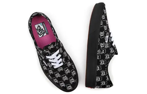 VANS Authentic Comfycush "skull & Crossbones" Sneakers