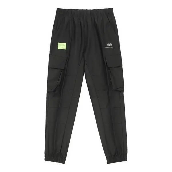 NEW BALANCE Classic Cargo Pants Asia Sizing - Black