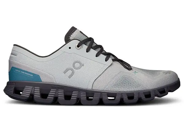 On Cloud X 3 Sneakers