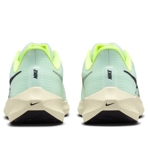 Nike Zoom Pegasus 39 Athletic Sneakers - White/black