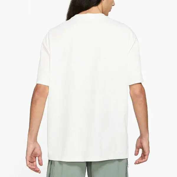 Nike Short Sleeve Graphic Tee