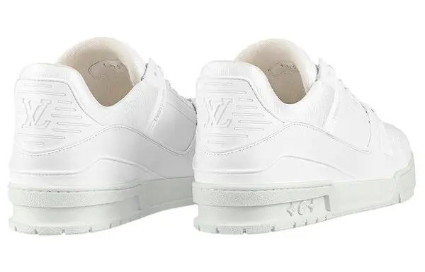 LOUIS VUITTON Trainers