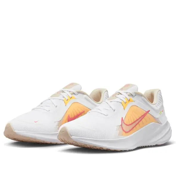 Nike Quest Sneakers - White/orange