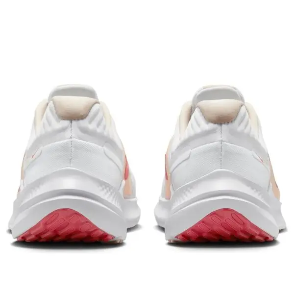 Nike Quest Sneakers - White/orange