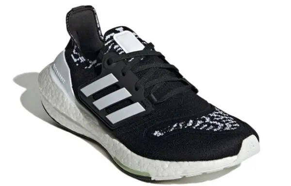 Adidas Ultraboost 22 Sneakers